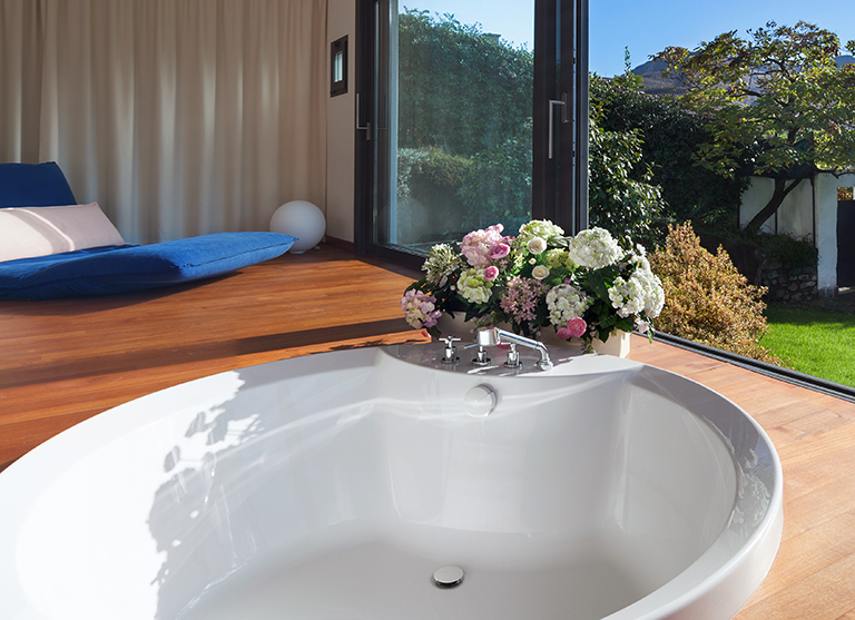 The definitive guide to buying a whirlpool bath in 2023